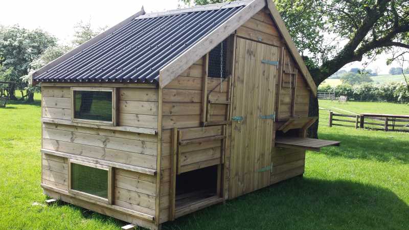 Haywood 50 walk in chicken coop - Smiths Sectional Buildings